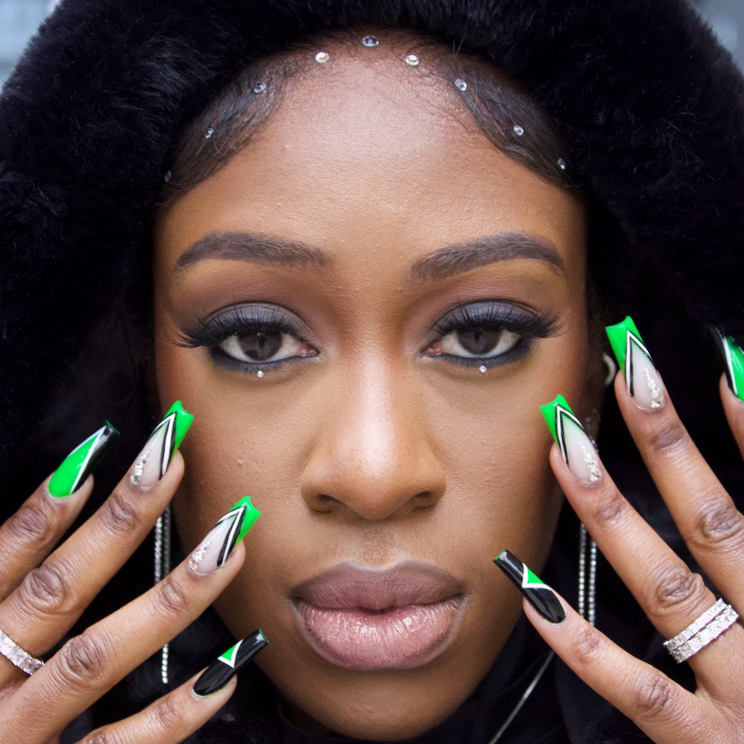 LolaBunz (CA) – New Skool Rules