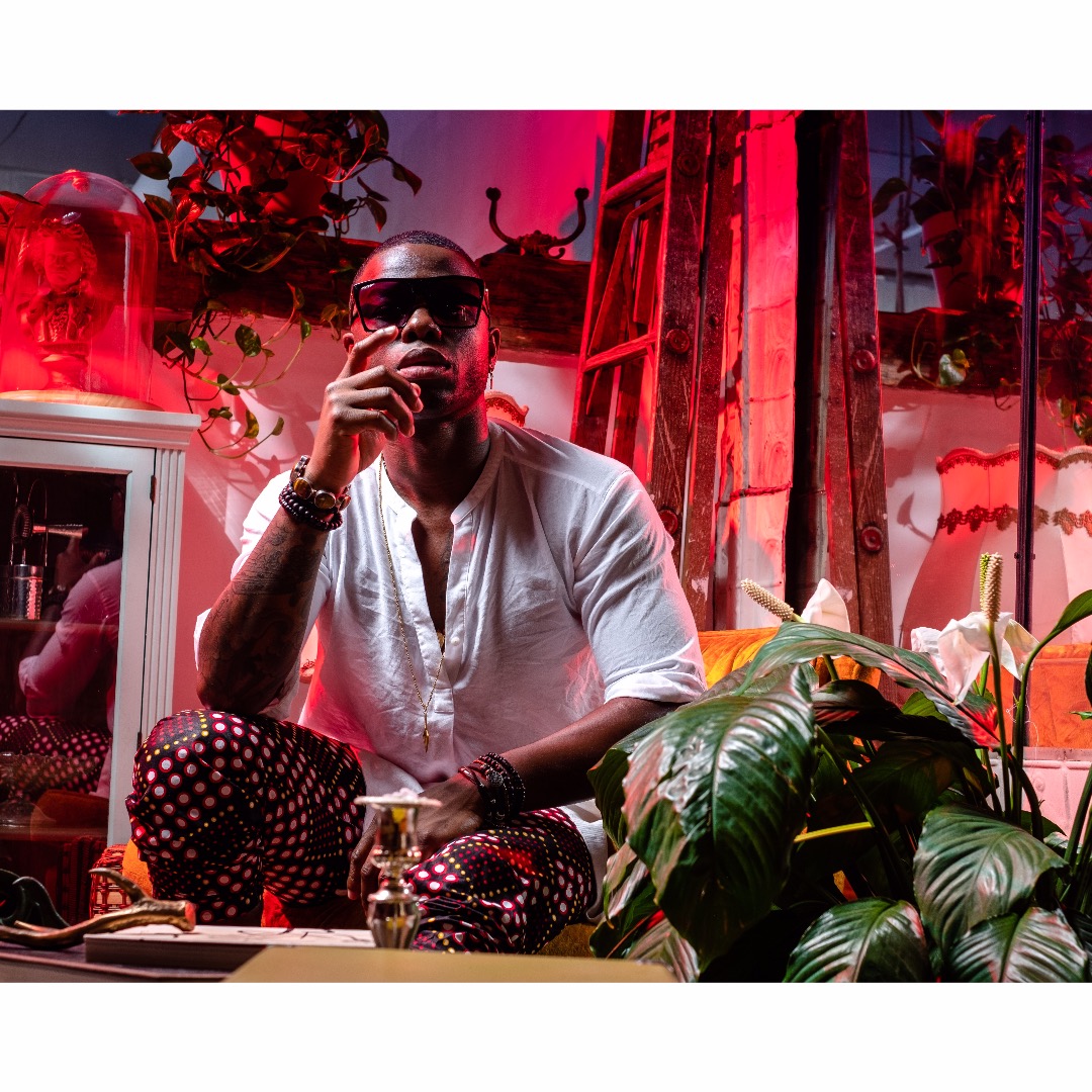 Témi (CA) - New Skool Rules